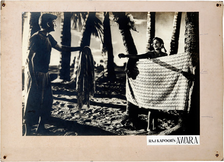 AWARA (1951) @ | StoryLTD